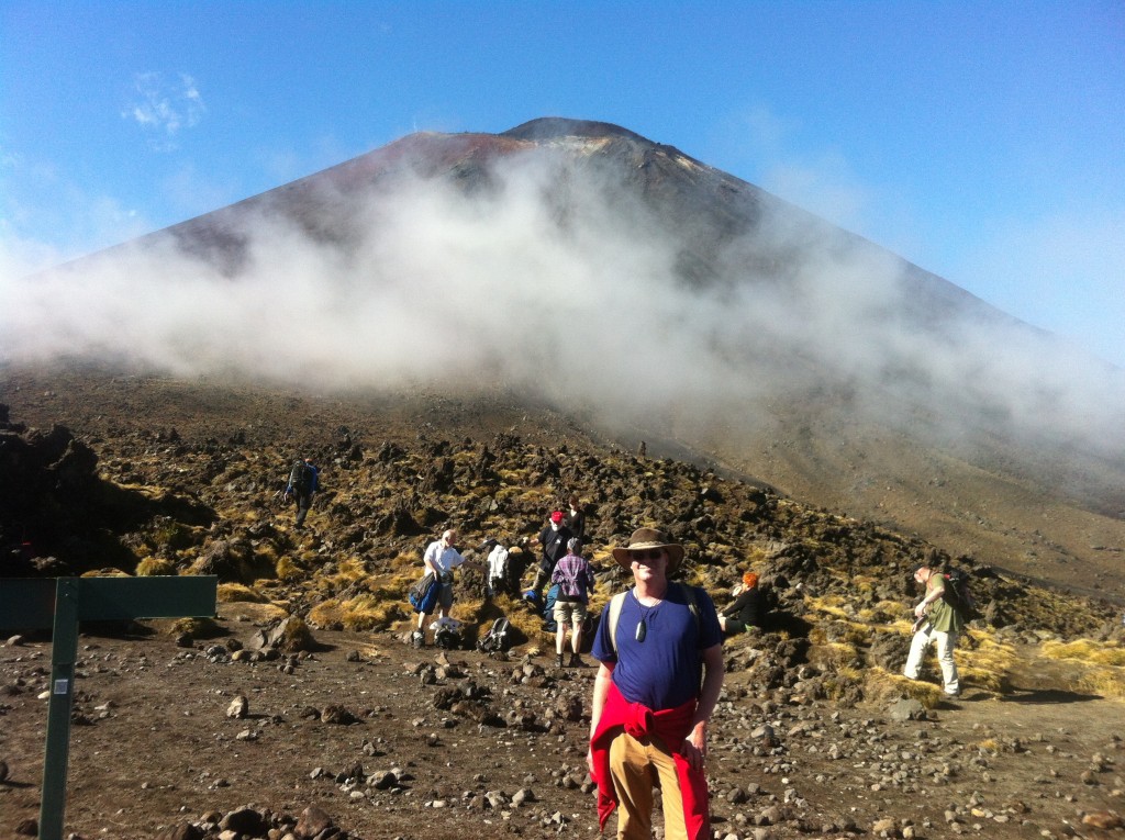 How to do the Tongariro Alpine Crossing – Bridge the Travel Gap