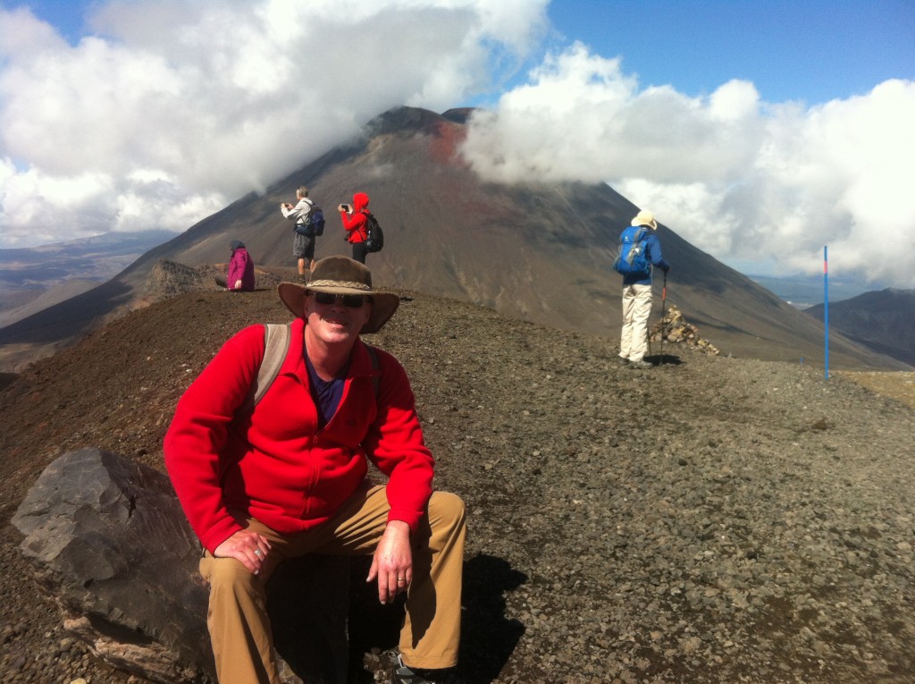 How to do the Tongariro Alpine Crossing – Bridge the Travel Gap