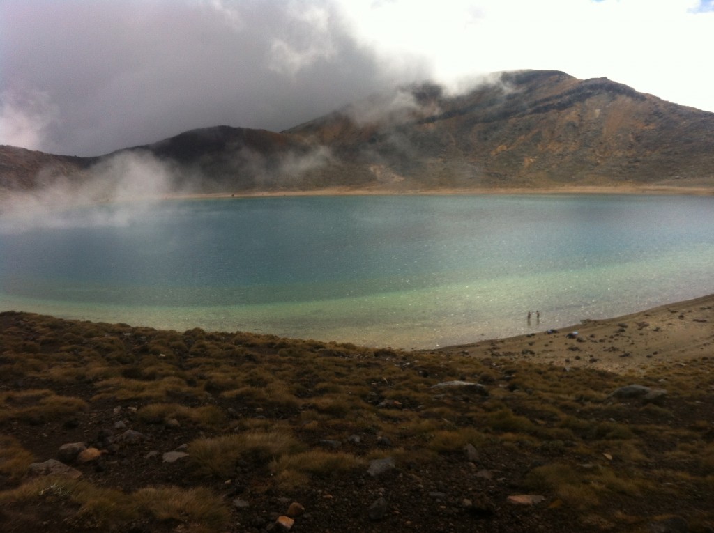 How to do the Tongariro Alpine Crossing – Bridge the Travel Gap